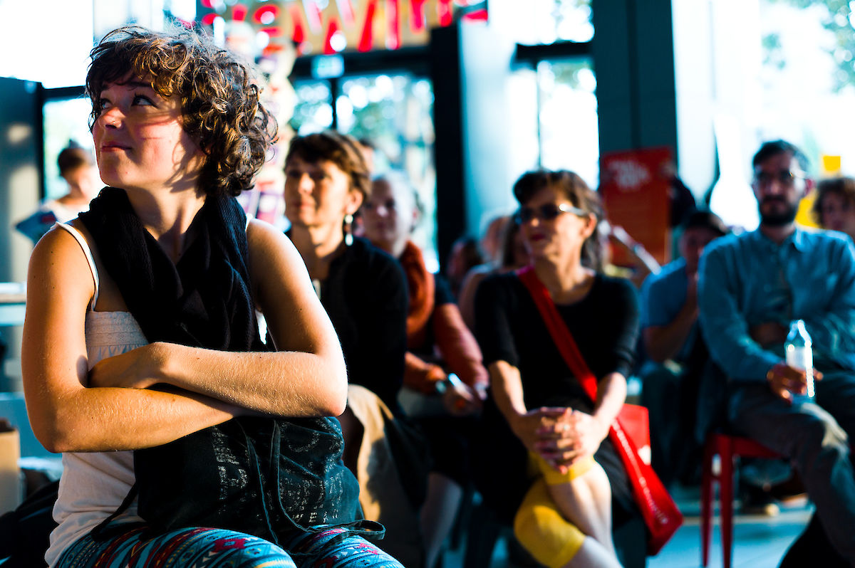 Guided Tour for Schools mit design°mobil — Vienna Design Week